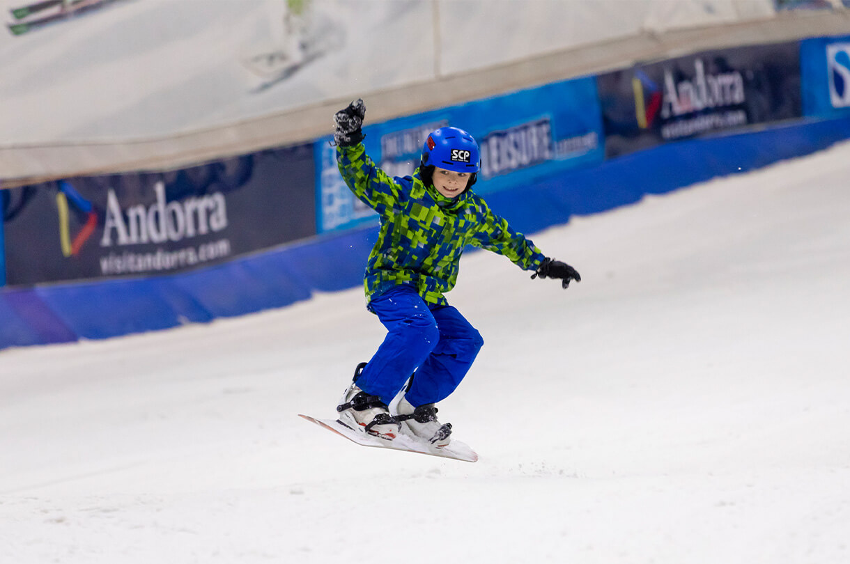 Ski & Snowboard - SnowDome